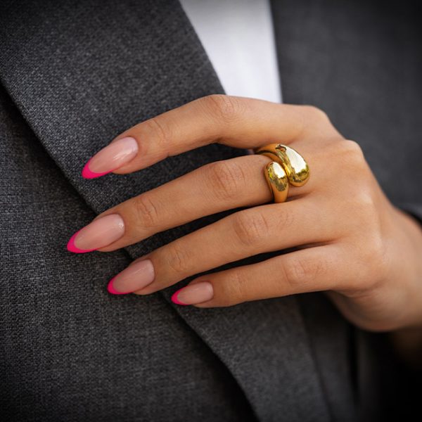 لاک ژلیش چیست؟ تفاوت با لاک معمولی و نحوه استفاده | مجله سفیر